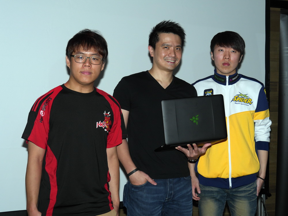 14吋遊戲筆電Razer Blade在台上市 《星海 2》Sen與Check現場體驗 - 巴哈姆特