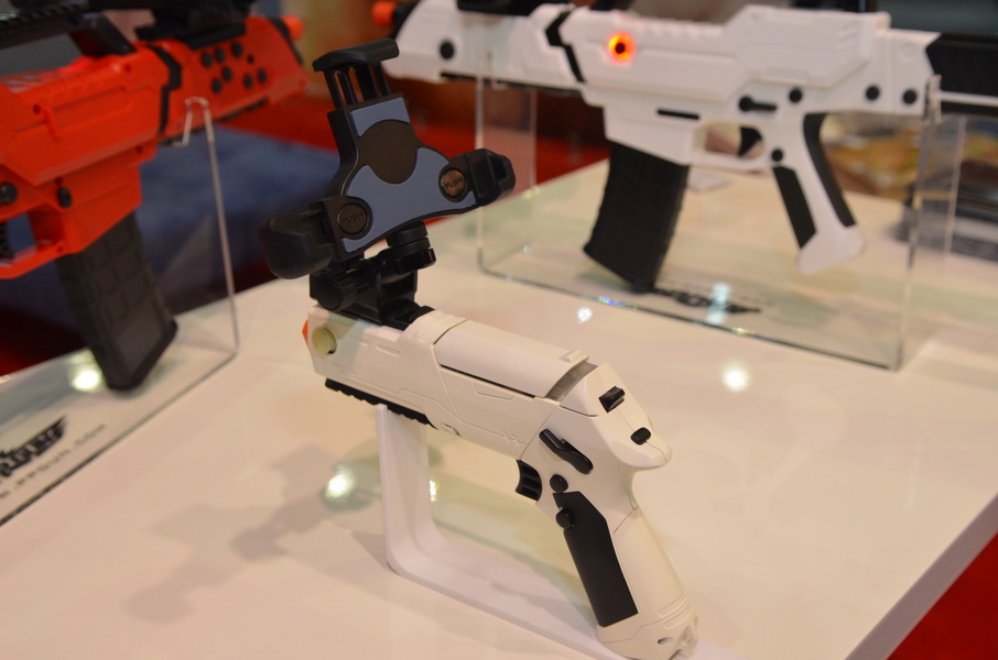 【E3 15】取代虛擬搖桿 讓開槍感受更加真實！PP Gun 槍型控制器於 E3 展出 - 巴哈姆特