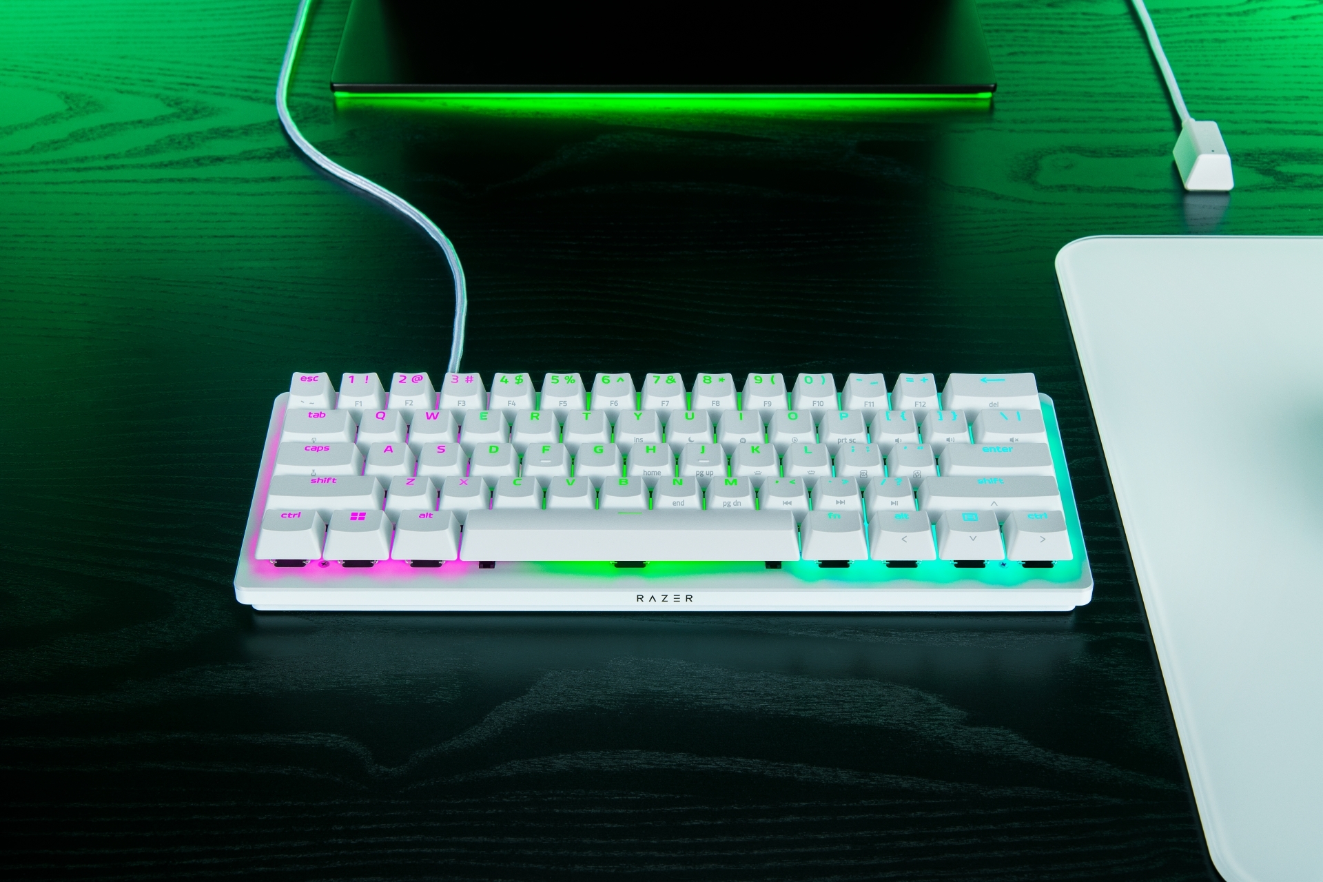 搭載 Razer 第 2 代類比式光軸鍵盤 Huntsman V3 Pro Mini 白色版登場 - 巴哈姆特