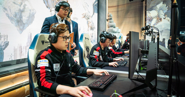 《英雄聯盟》2019 世界大賽小組賽 隊伍 ahq、HKA 第二日賽程各吞一敗《League of Legends》 - 巴哈姆特