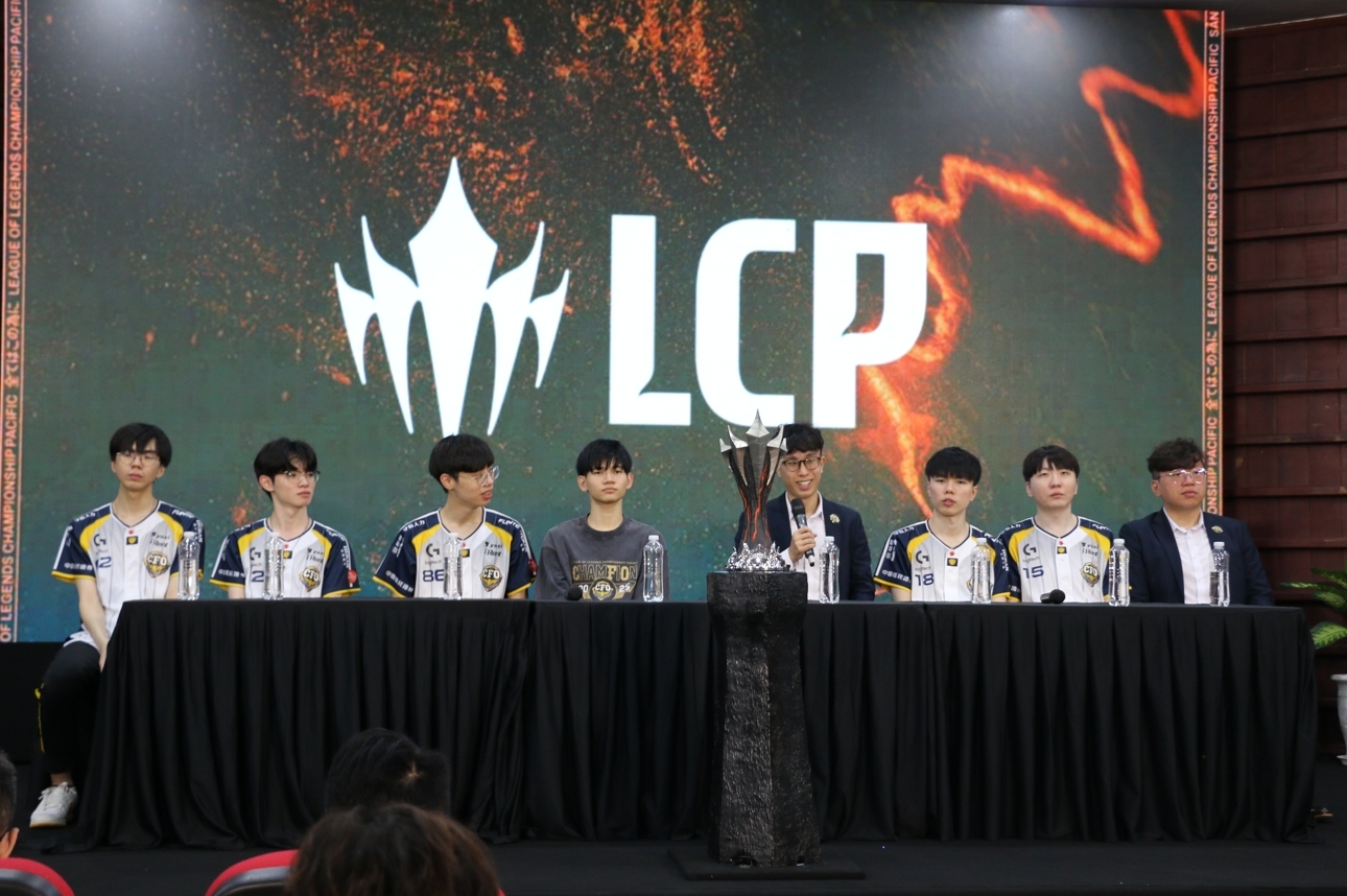 《英雄聯盟》LCP 決賽賽後 CFO 媒體聯訪 Chawy 教練表示「三個冠軍超乎想像，HongQ 成長幅度大」《League of ...