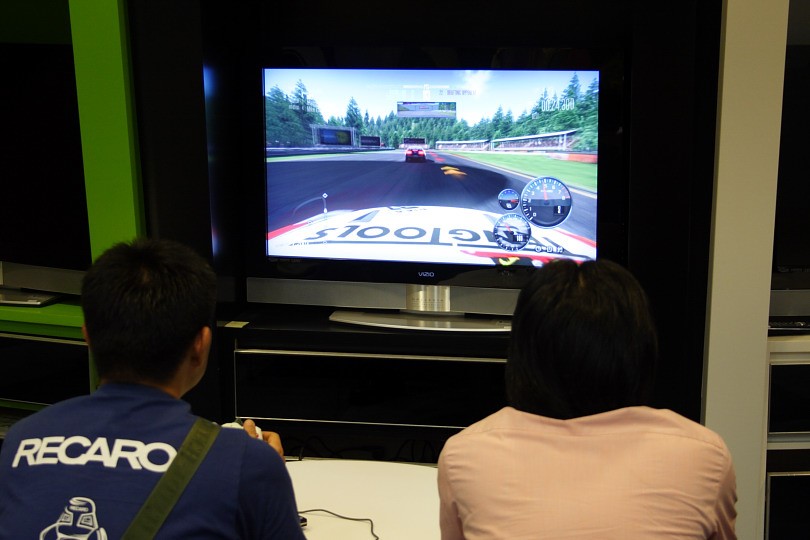 《極速快感：進化世代》製作人專訪 以忠實呈現駕駛感受為目標《Need for Speed: Shift》 - 巴哈姆特