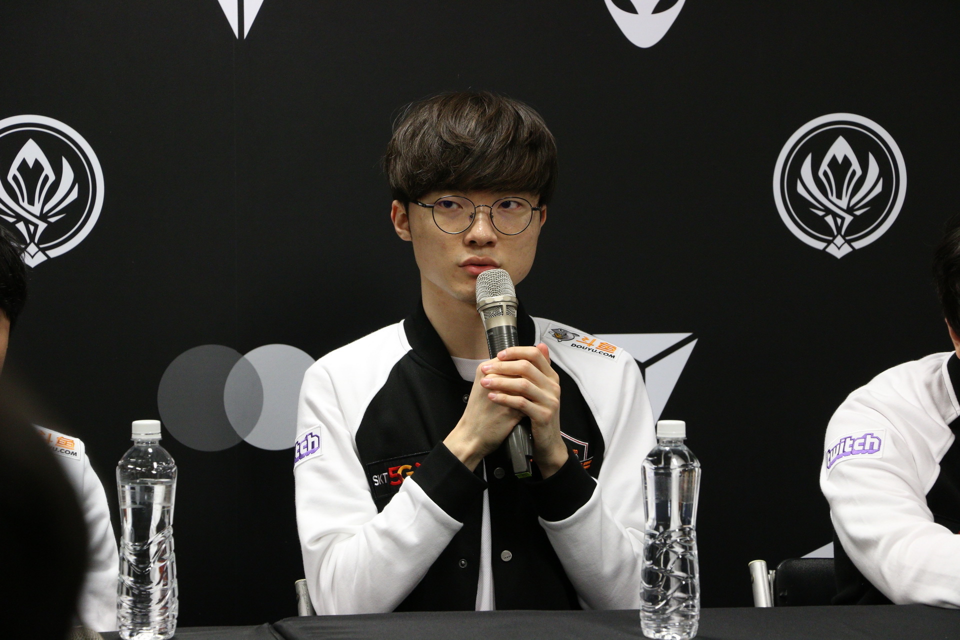 SKT 新公開影片曝光 Faker 輸了《英雄聯盟》季中賽準決賽後最想做的事《League of Legends》 - 巴哈姆特