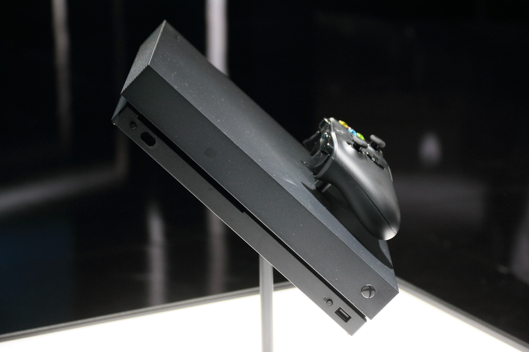 【E3 17】Xbox One X 展現 4K 超高畫質實力 結合 Window 10 打造無接縫遊戲體驗 - 巴哈姆特