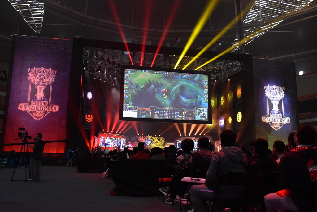 《英雄聯盟》世界大賽狂小狗表現風靡全場 RNG 選手 Uzi 談對抗 SSG 與未來賽事想法《League of Legends》 - 巴哈姆特