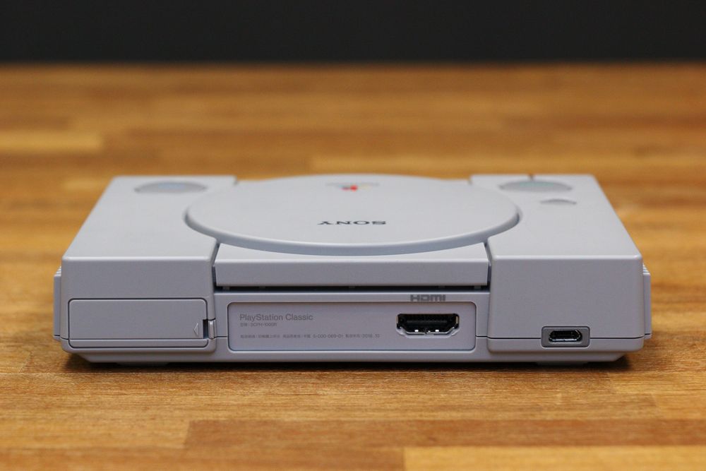 【開箱】迷你 PS 主機「PlayStation Classic」一手開箱 重溫次世代黎明期經典樂趣 - 巴哈姆特