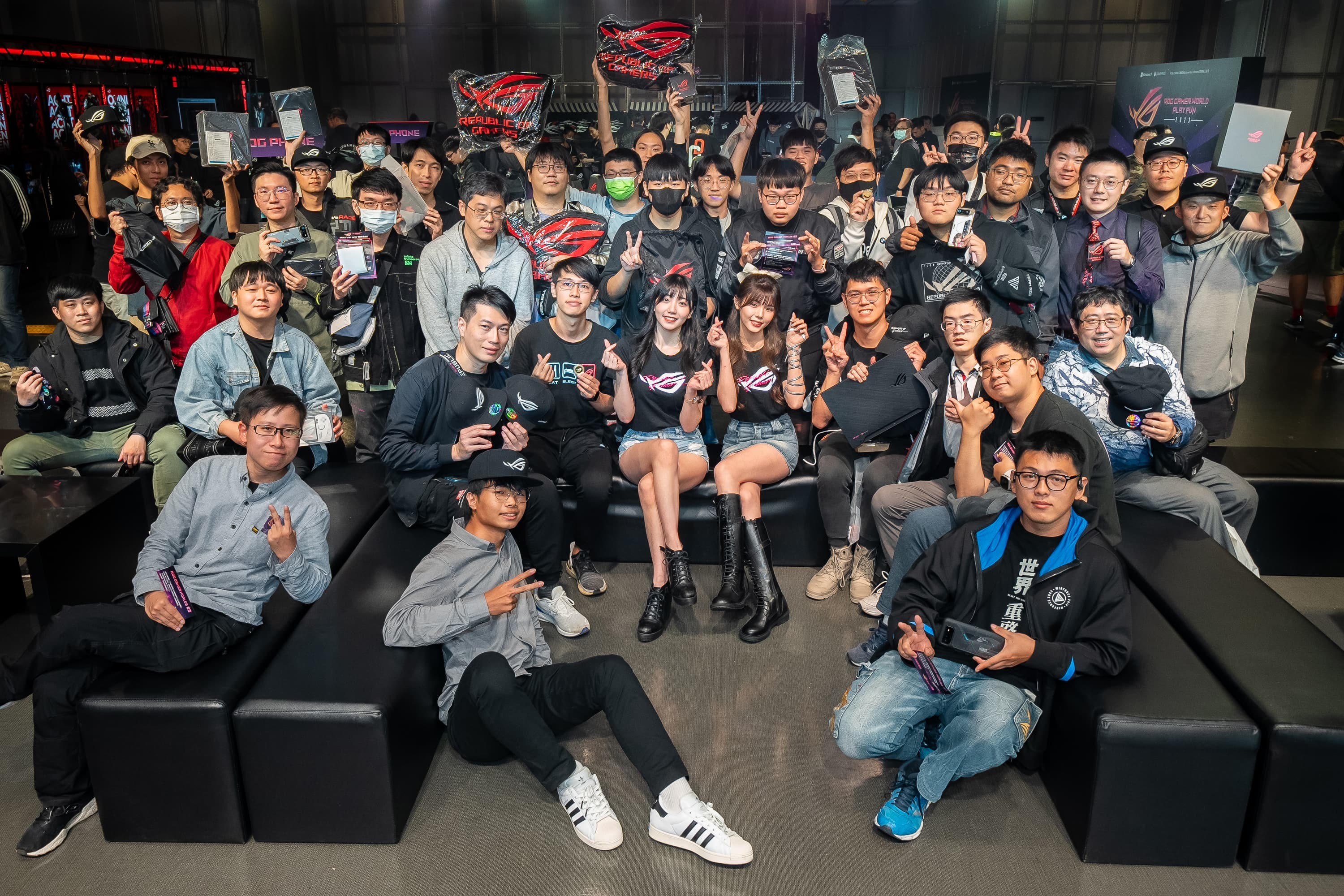 ROG 玩家共和國年度派對「2023 ROG VIP DAY」落幕 超過百位玩家齊聚打 Game - 巴哈姆特