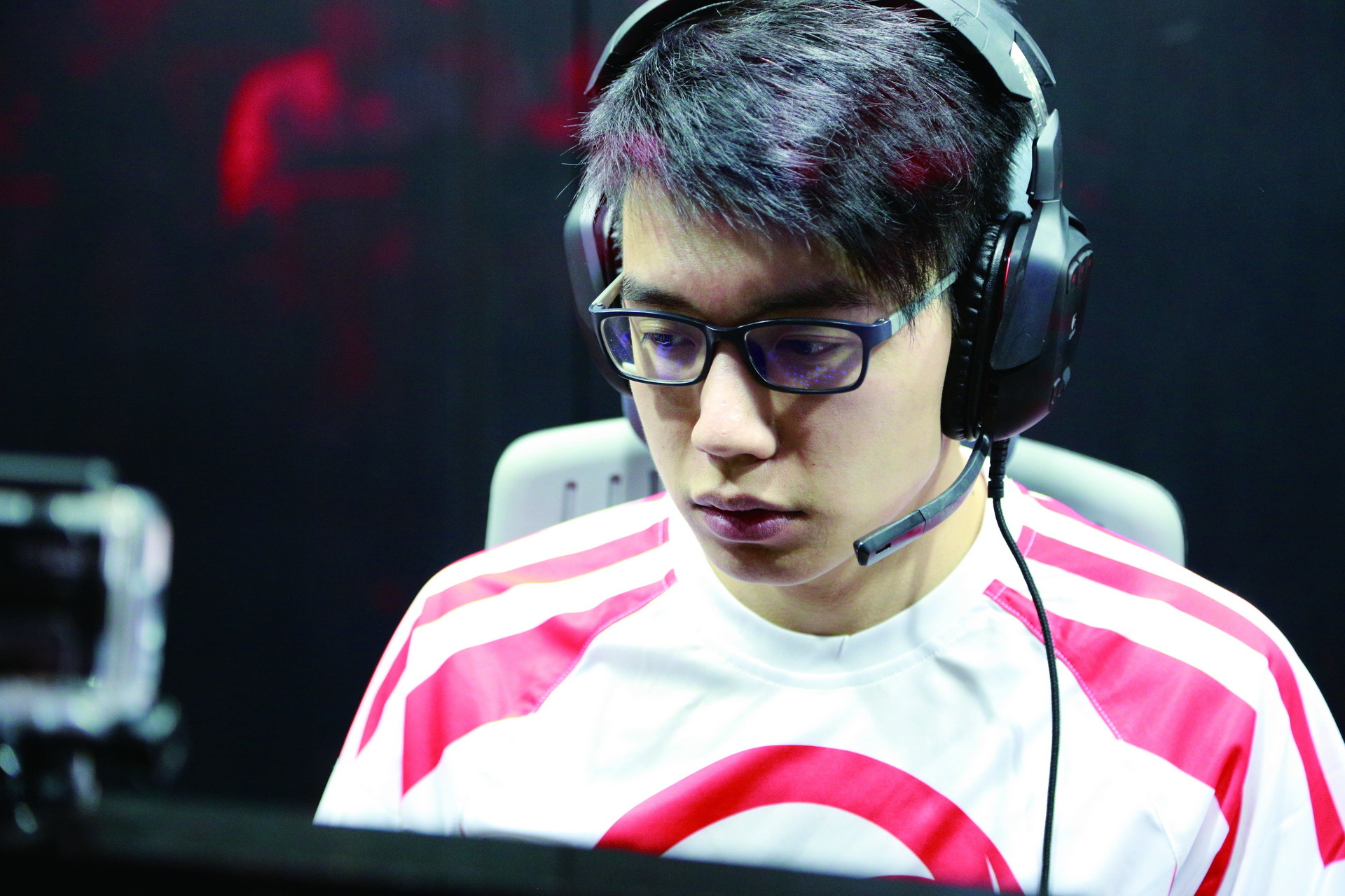 專訪《英雄聯盟》前世界冠軍選手 Toyz 談新書 「期望能成為其他人的人生借鏡」《League of Legends》 - 巴哈姆特