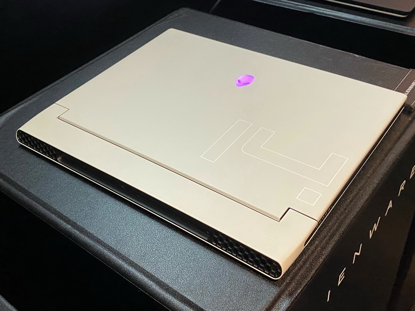 Alienware 在台公開旗下最薄電競筆電 x14 與新款 m15 R7 - 巴哈姆特