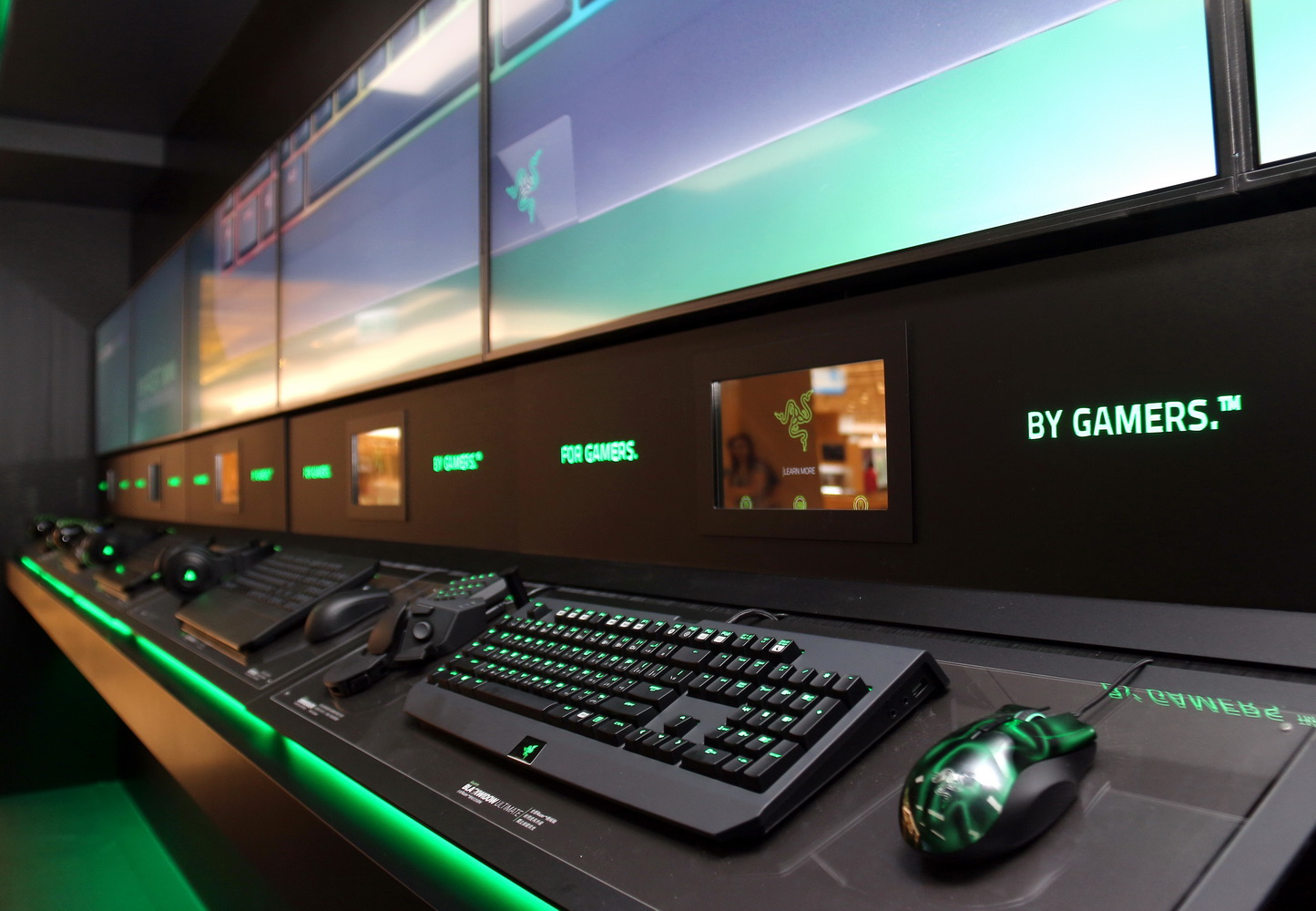 Razer 全球首家旗艦店在台開幕 展出眾多旗下遊戲系統、周邊等產品供玩家盡情體驗 - 巴哈姆特