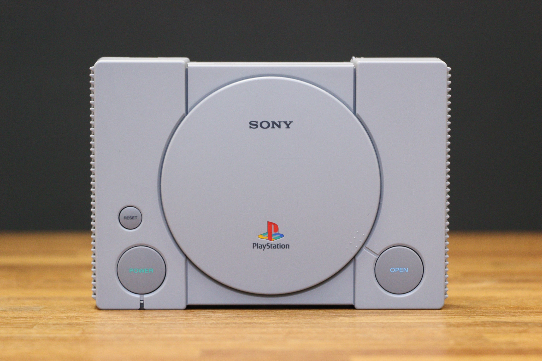 【開箱】迷你 PS 主機「PlayStation Classic」一手開箱 重溫次世代黎明期經典樂趣 - 巴哈姆特