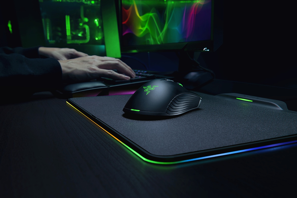 Razer 推出無線供電新技術 HyperFlux 強調對滑鼠無線充電且無須中斷遊戲 - 巴哈姆特