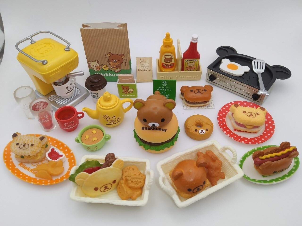 【盒玩】RE-MENT 拉拉熊 令人興奮的漢堡 拉拉熊自己吃自己的頭 - penpen895的創作 - 巴哈姆特