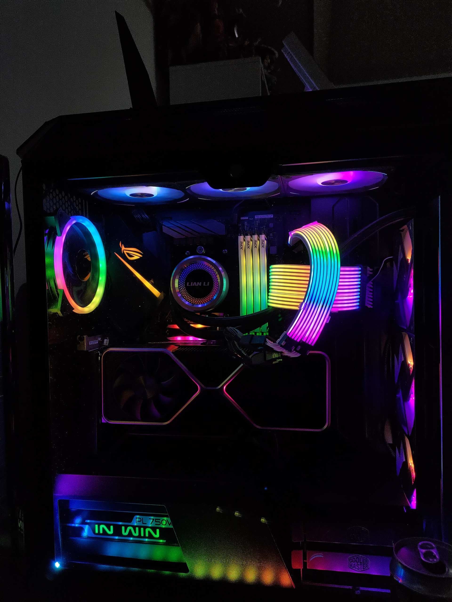 LIAN LI Strimer Plus V2 24PIN+8PIN 開箱分享 - a89159001的創作 - 巴哈姆特