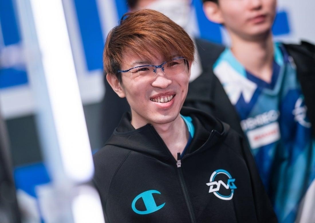 《英雄聯盟》日本 DFM 選手 Evi ：小組賽換住宿看到 Faker、DoinB、Perkz 感覺好神奇 - superbala的創作 - 巴哈姆特