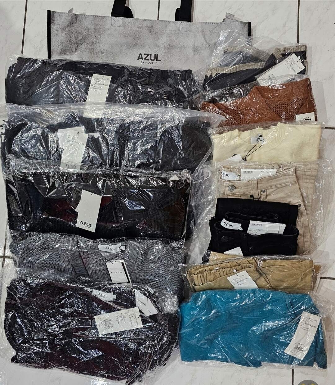 [開箱]AZUL BY MOUSSY 2024年新年福袋 - nishikawa96的創作 - 巴哈姆特