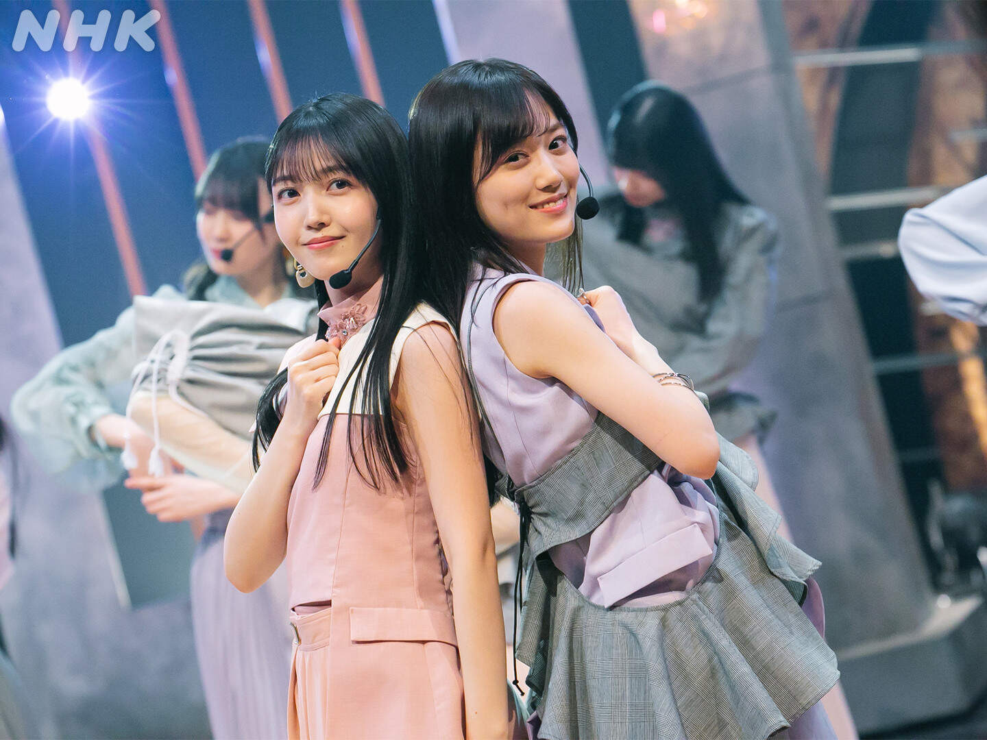 乃木坂46 32nd 「人は夢を二度見る」MV衣裝 - ej02140508的創作 - 巴哈姆特