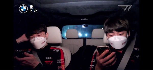 [T1]Guma問Faker:你為什麼沒有追蹤我IG - SuperBala的創作 - 巴哈姆特