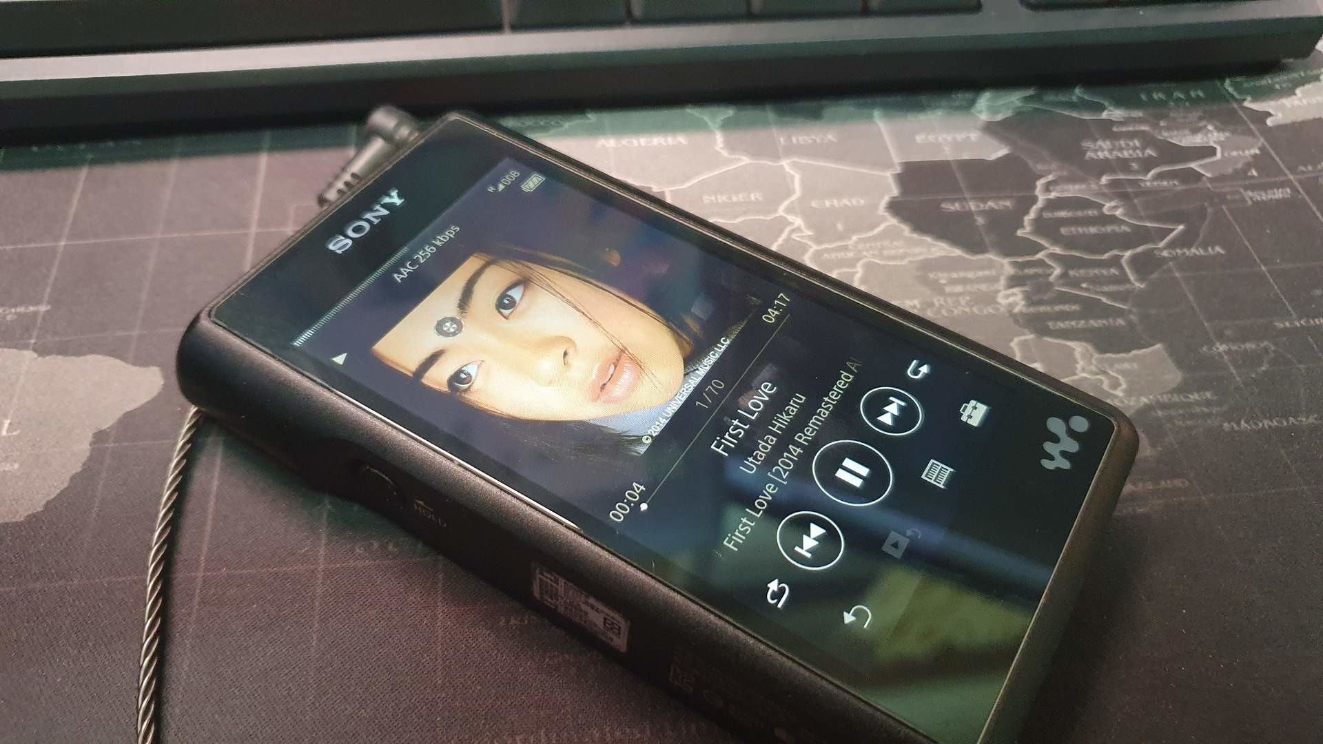 《愚人翻箱》SONY NW - WM1A Walkman隨身聽（黑磚） - tplok0812的創作 - 巴哈姆特