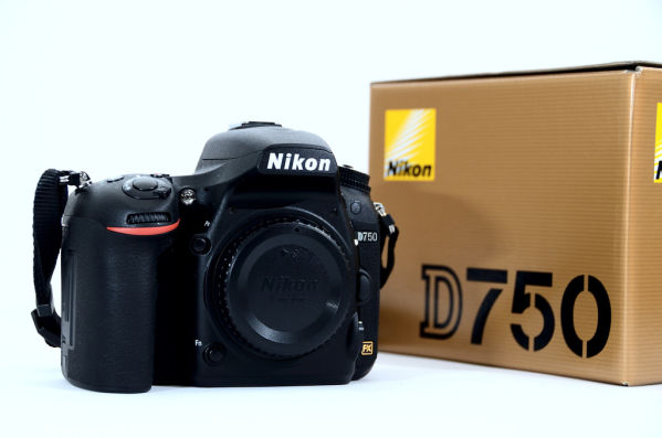 [達人專欄] 【開箱】全幅新悍將 Nikon D750 - pomelo168168的創作 - 巴哈姆特