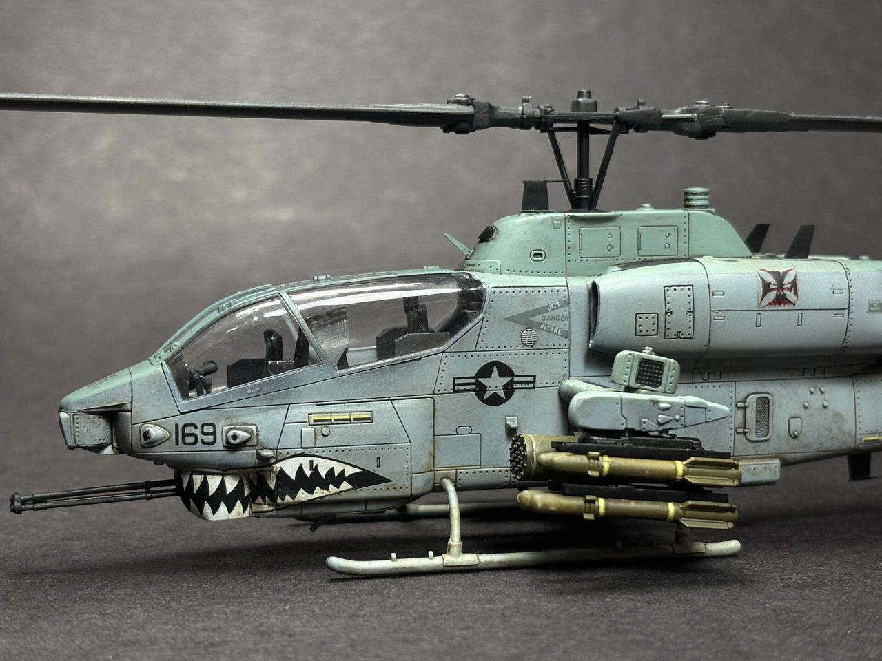 (夢模型)1/72 美國 AH-1W 超級眼鏡蛇攻擊直升機 - n5210245的創作 - 巴哈姆特