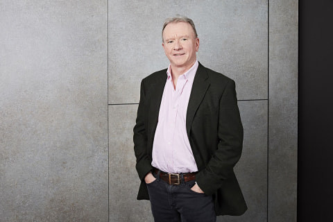 SIE執行長受訪透露，PS5原先打算發售低階版，但認為很快就會被淘汰。 - rougs417的創作 - 巴哈姆特