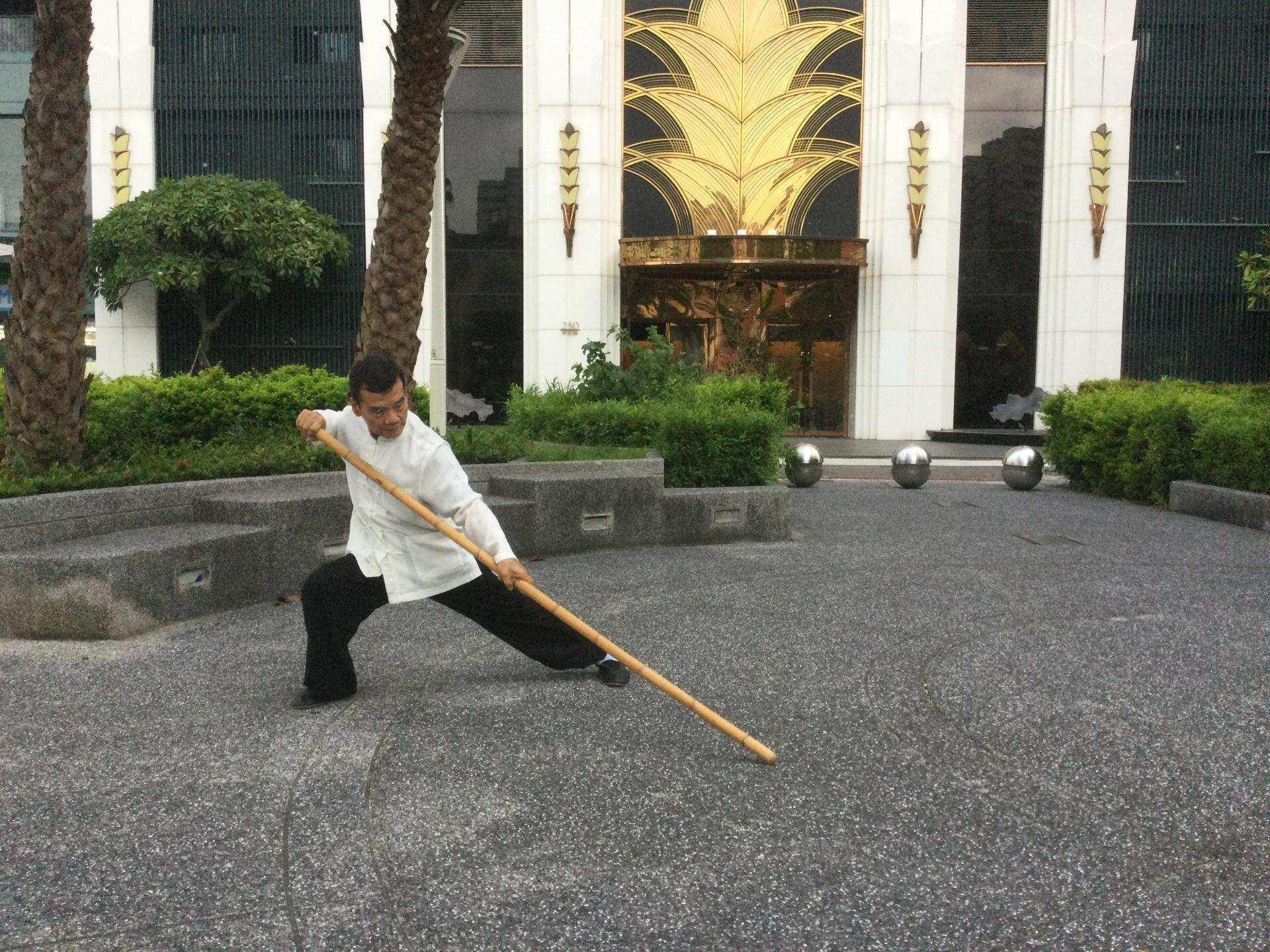 [達人專欄] 松溪一葦棍：48上步撇打 - lkkchl2022的創作 - 巴哈姆特