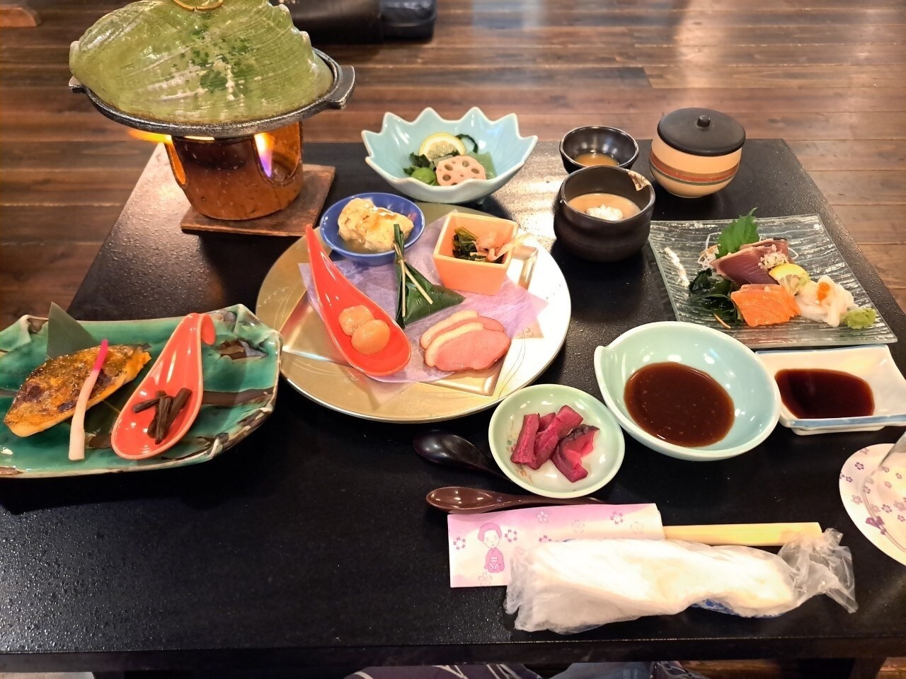 [達人專欄] 2023秋楓未熟的北陸能登 (5α版) 伊香保溫泉散策，下雨就是悠悠哉哉泡湯 - y3vupx06的創作 - 巴哈姆特