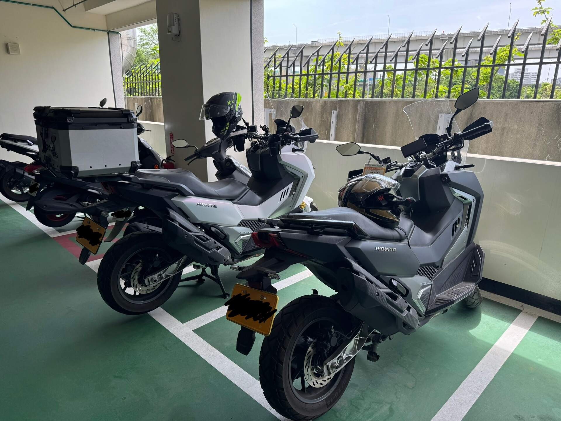 【開箱】SYM ADXTG 400劍齒虎 開箱及3000公里心得 - lovejacket的創作 - 巴哈姆特