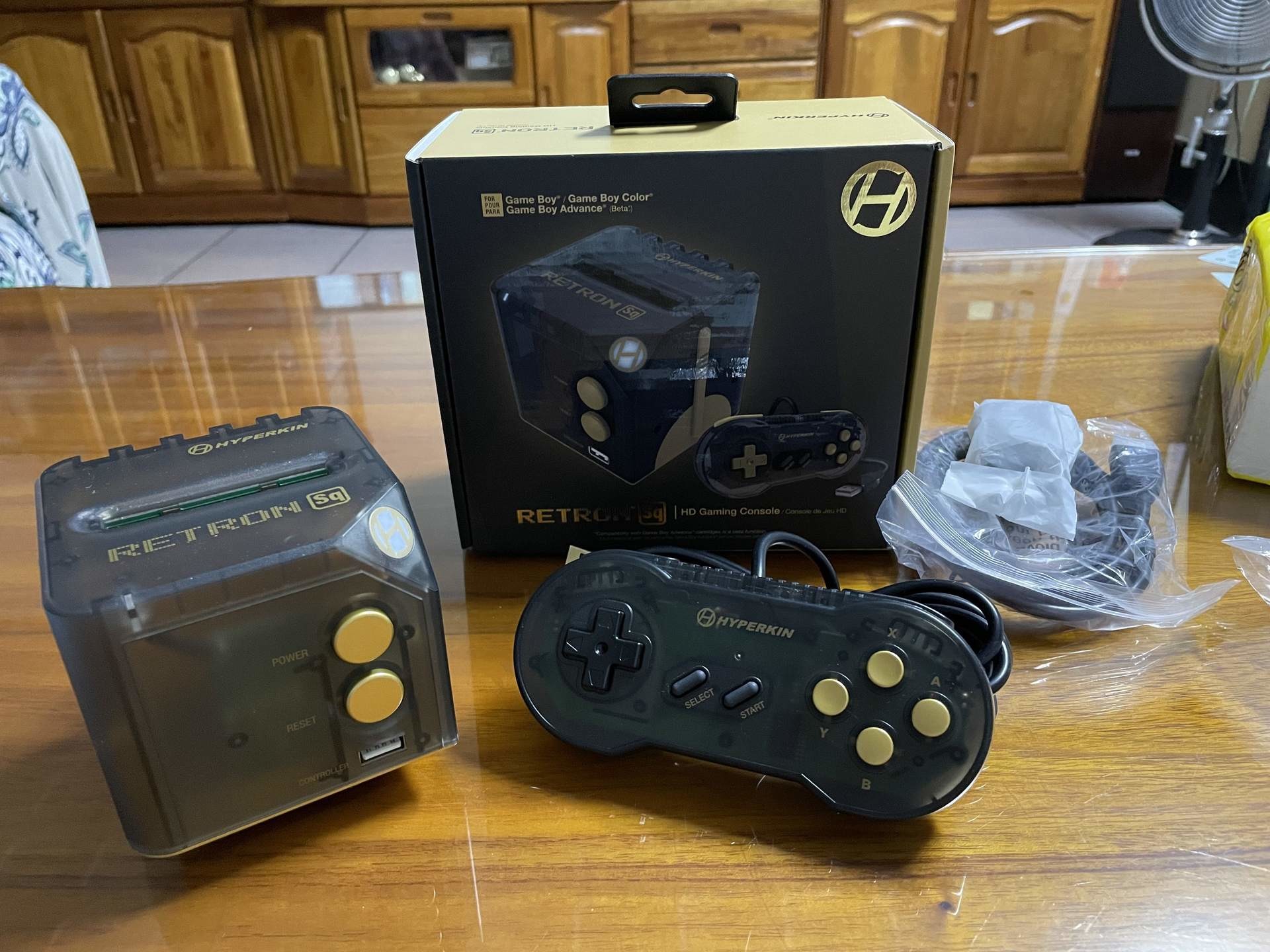 [開箱]在大螢幕上暢玩GB.GBA的互換機 Hyperkin RetroN Sq - zaro60706的創作 - 巴哈姆特